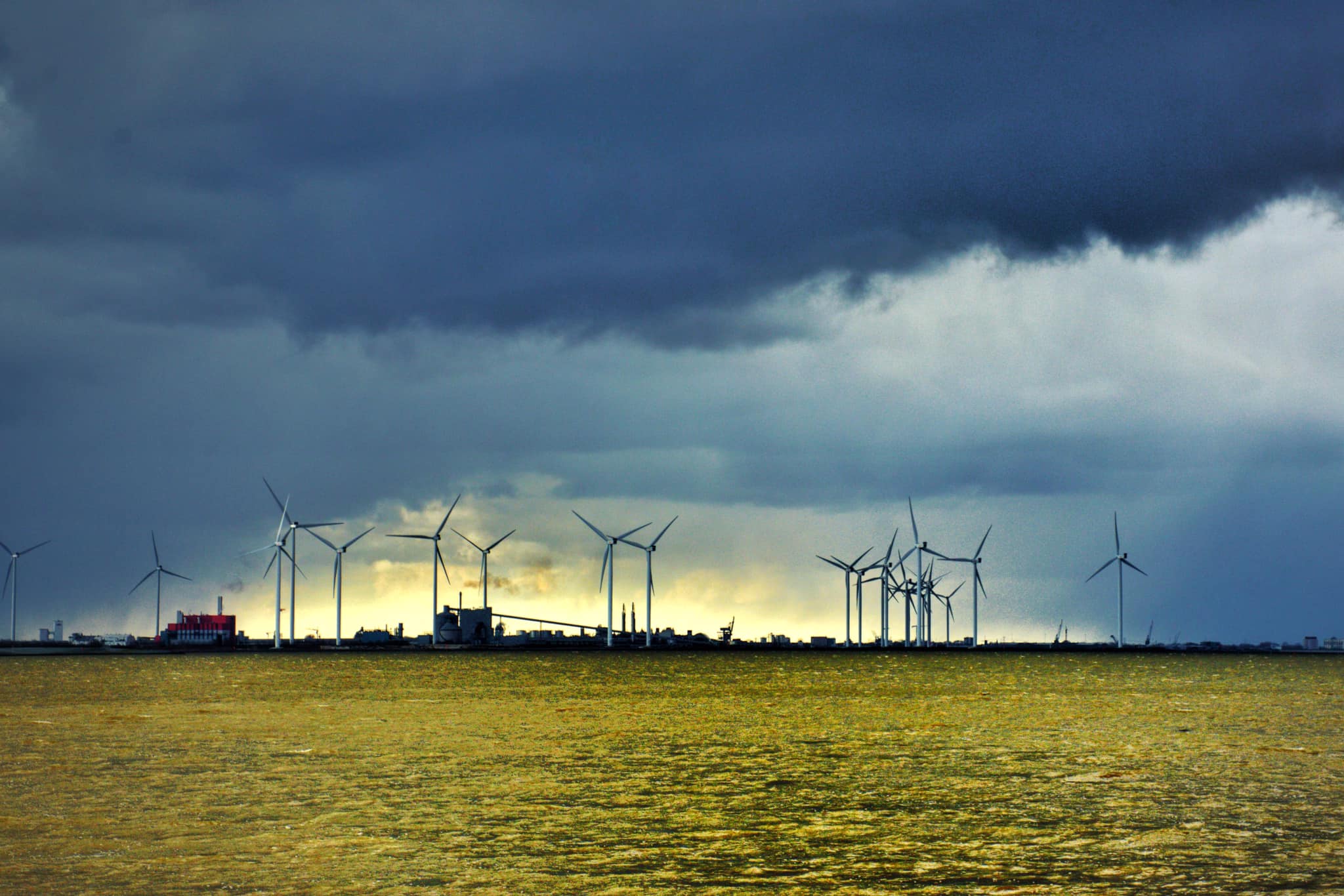 Zijn windmolens een serieus thema in Friese formatie? - Brekt