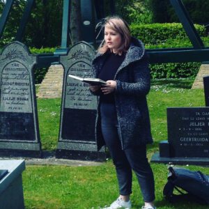 MARRIT JELLEMA, Stadsdichter van Leeuwarden, stelt zich voor in video ...